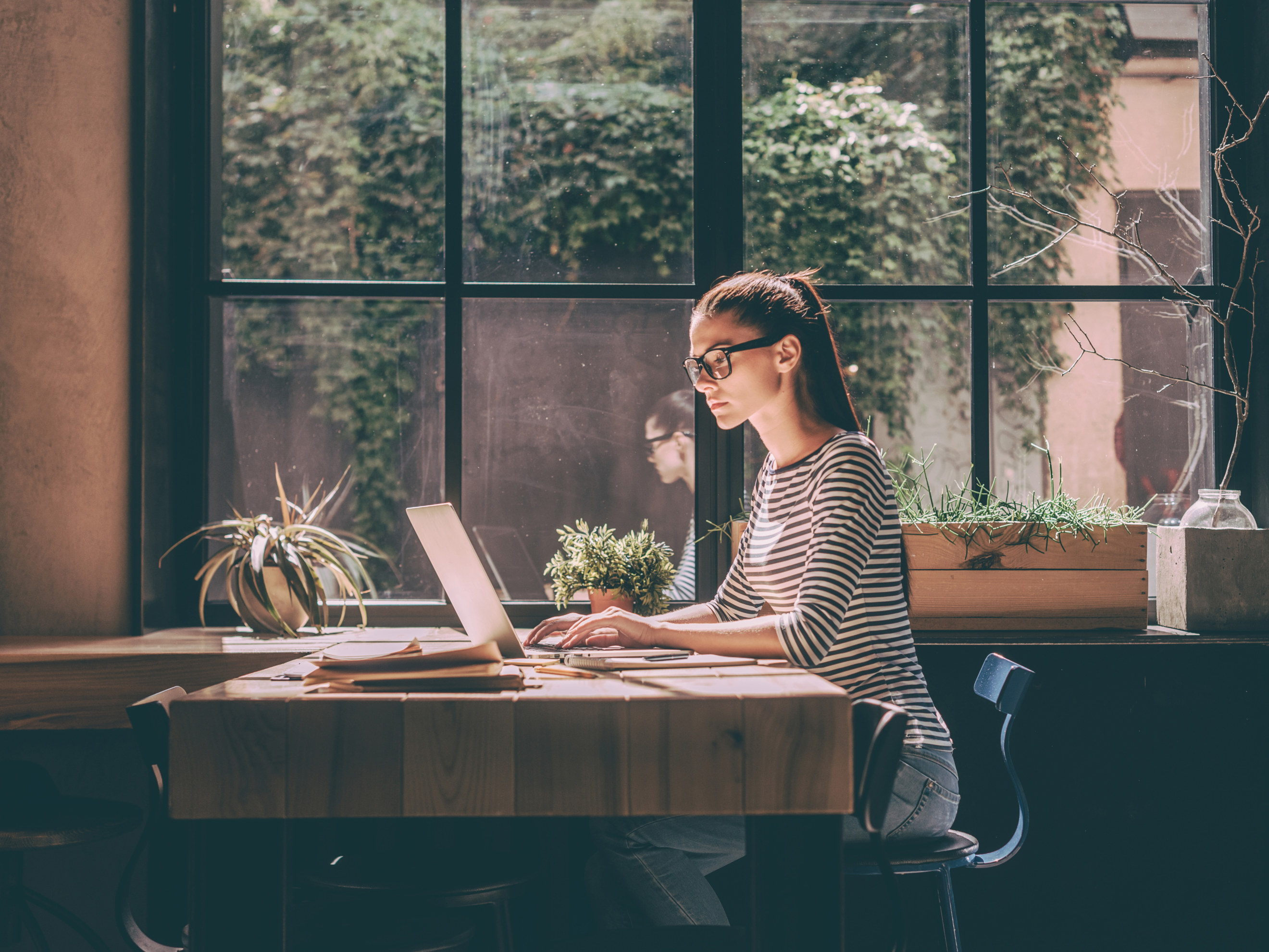 Why is Office Lighting Important for Workplace Design? | Oktra