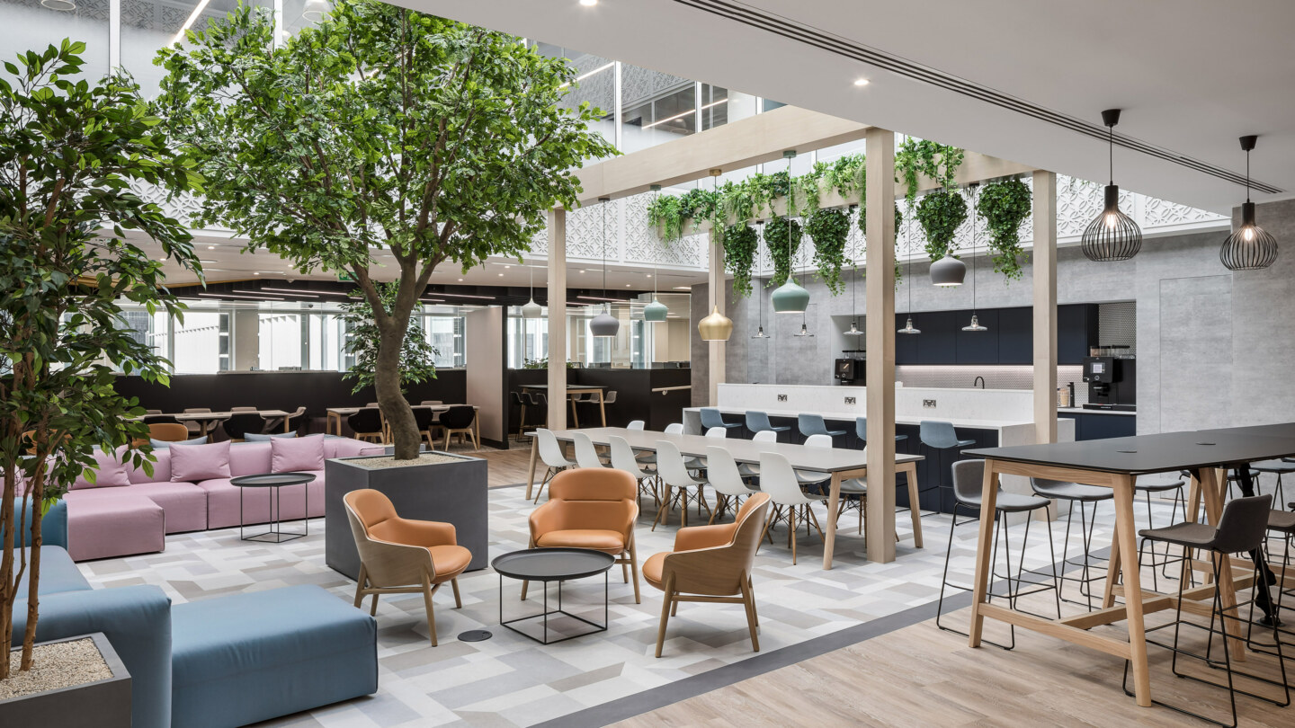 Crowe UK LLP – Cat B Fit Out | Office Design for Financial Firms