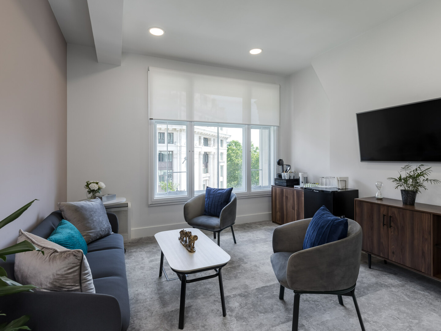 Schlesinger Group Viewing Facility Cat B Fit Out | Oktra Case Study