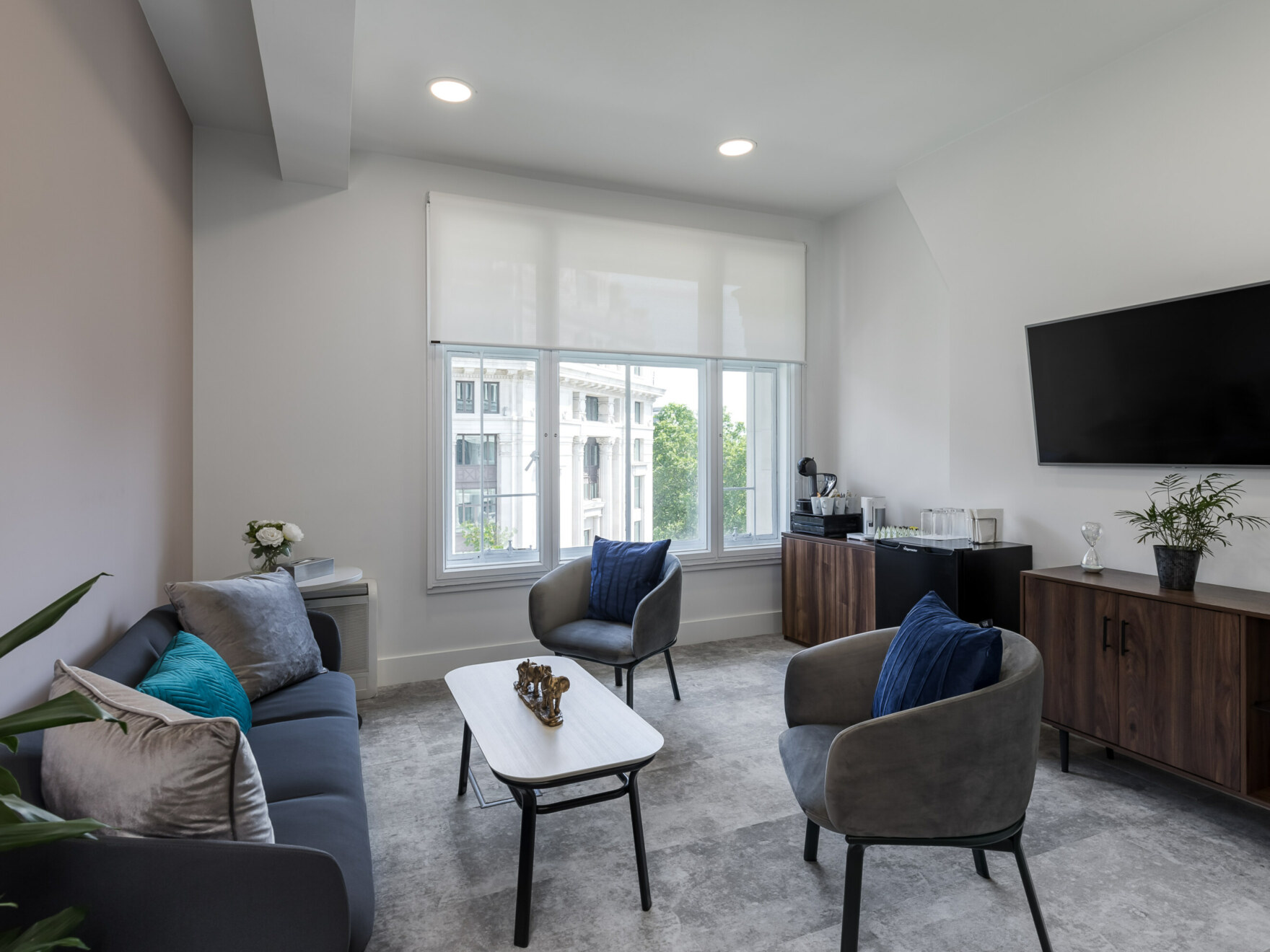 Schlesinger Group Viewing Facility Cat B Fit Out | Oktra Case Study