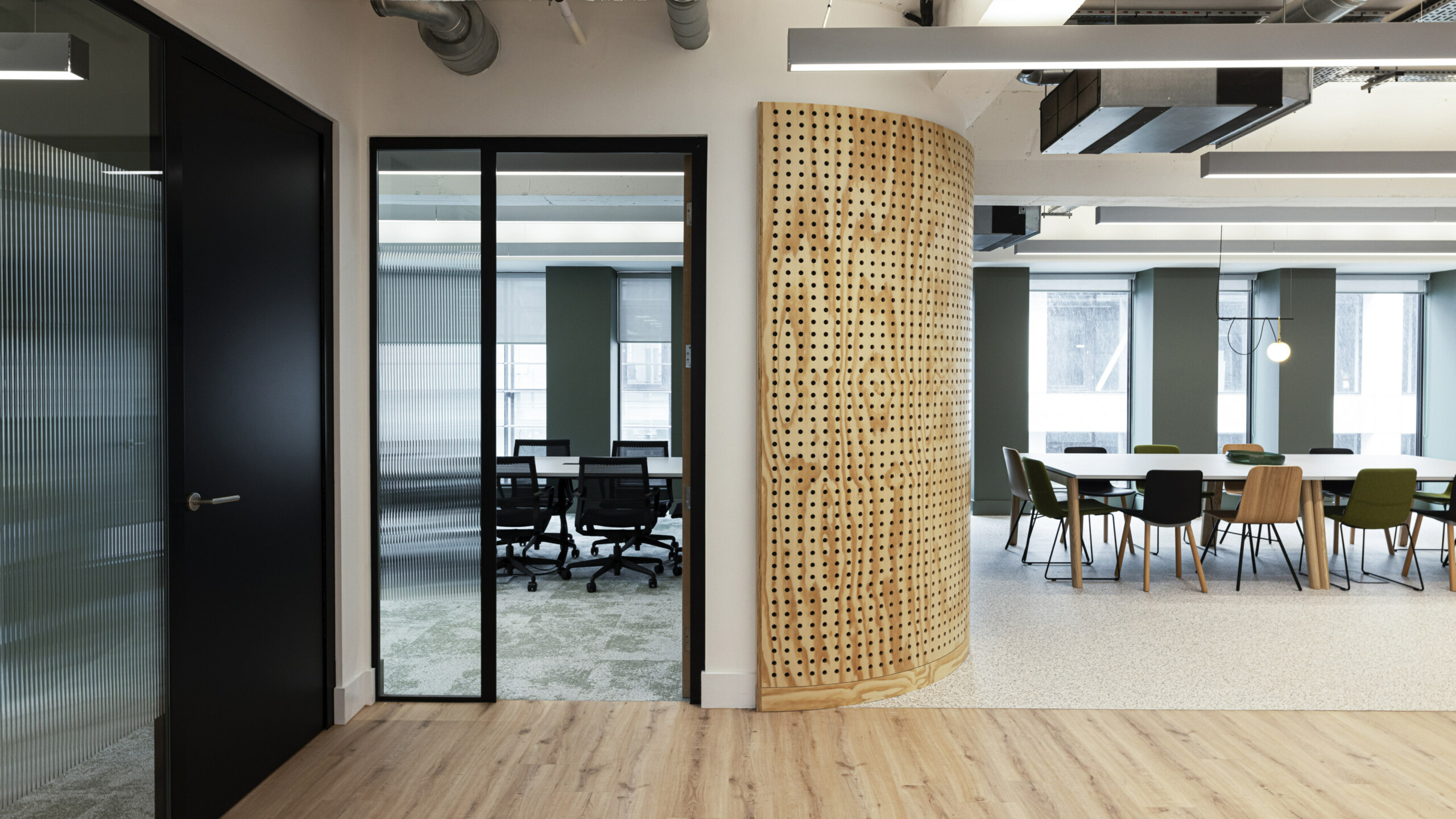 What is Super Flex Office Space? The New Flexible Workspace Solution