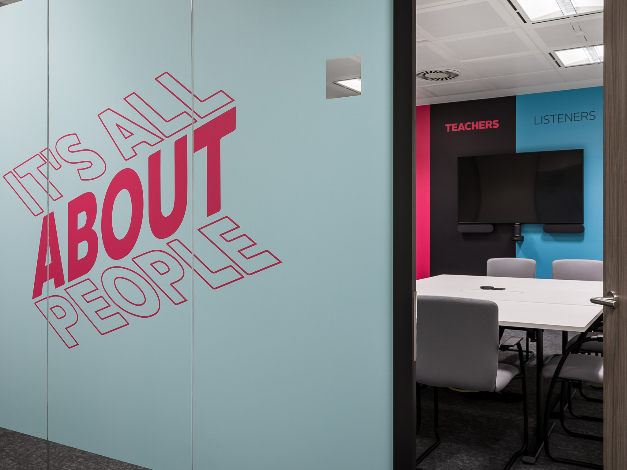 Office Design for Investigo's London Office | Oktra Case Study