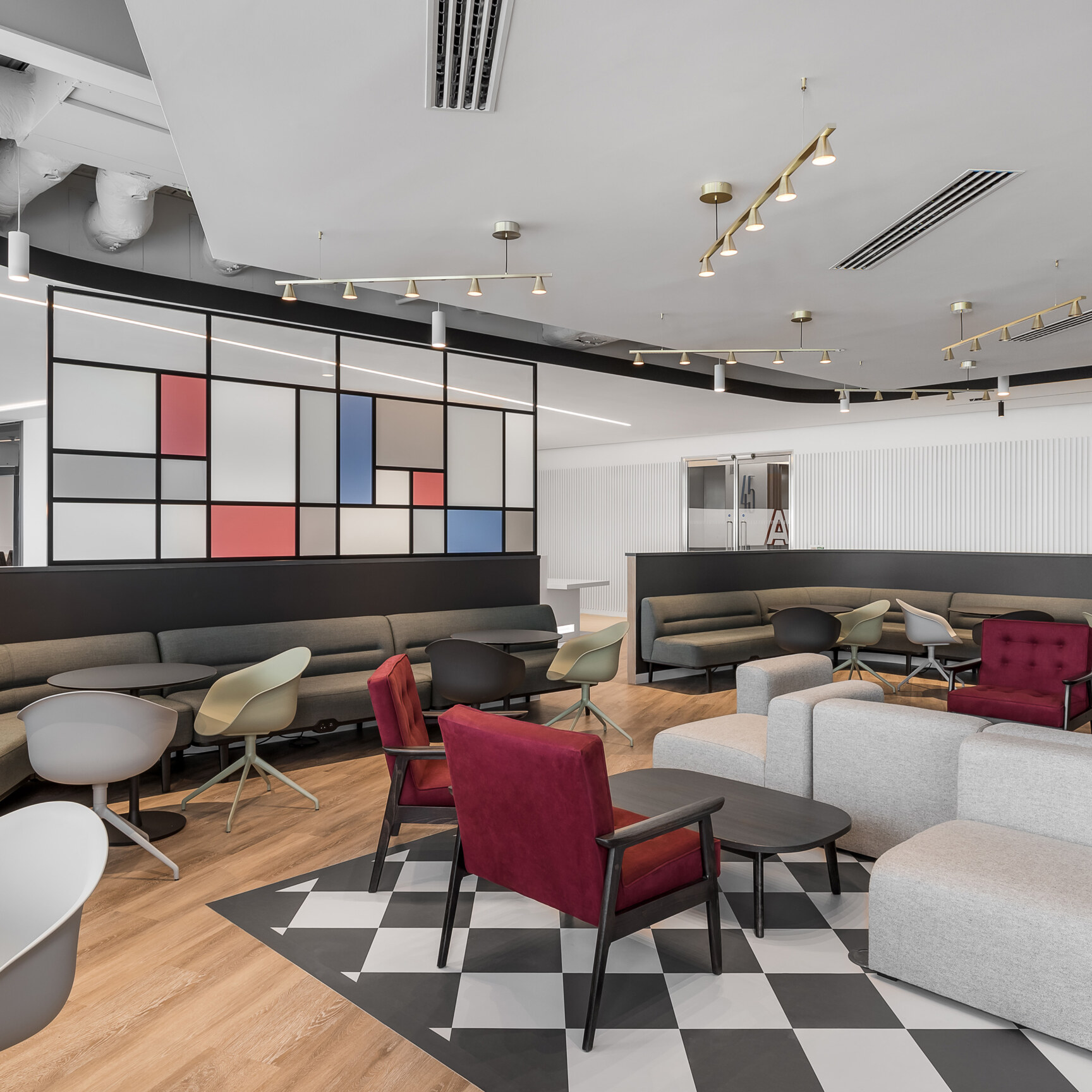 How to Design an Office for an Insurance Company | Oktra