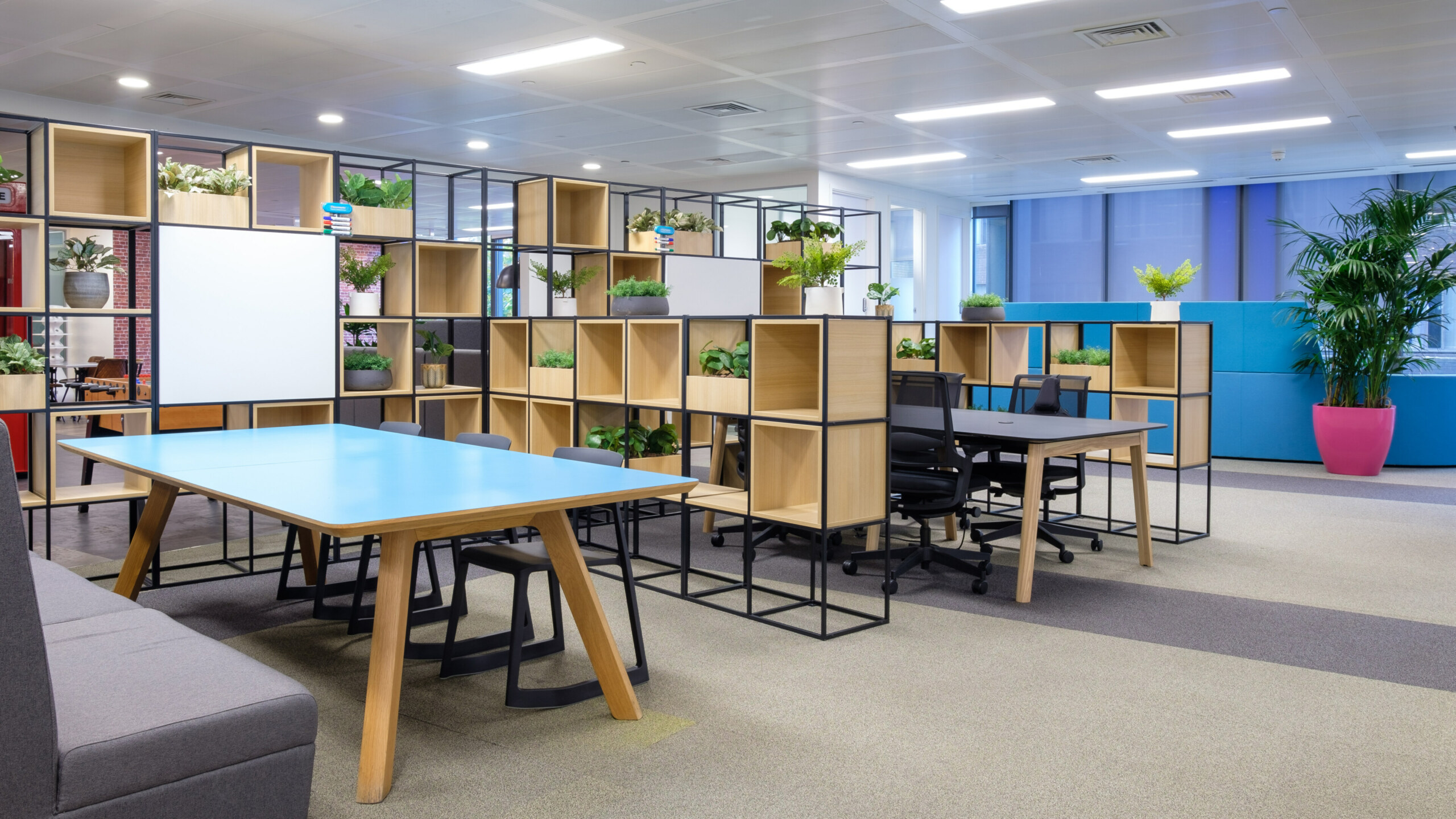 Hybrid Workplace Design for Frontier Economics | Oktra Case Study
