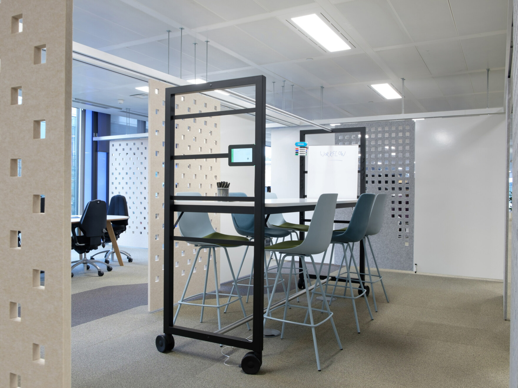 Hybrid Workplace Design for Frontier Economics | Oktra Case Study