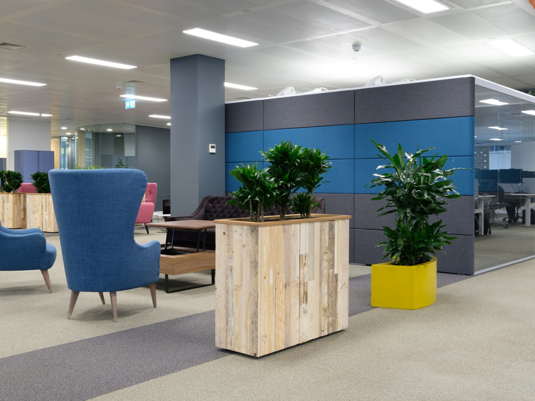 Hybrid Workplace Design for Frontier Economics | Oktra Case Study