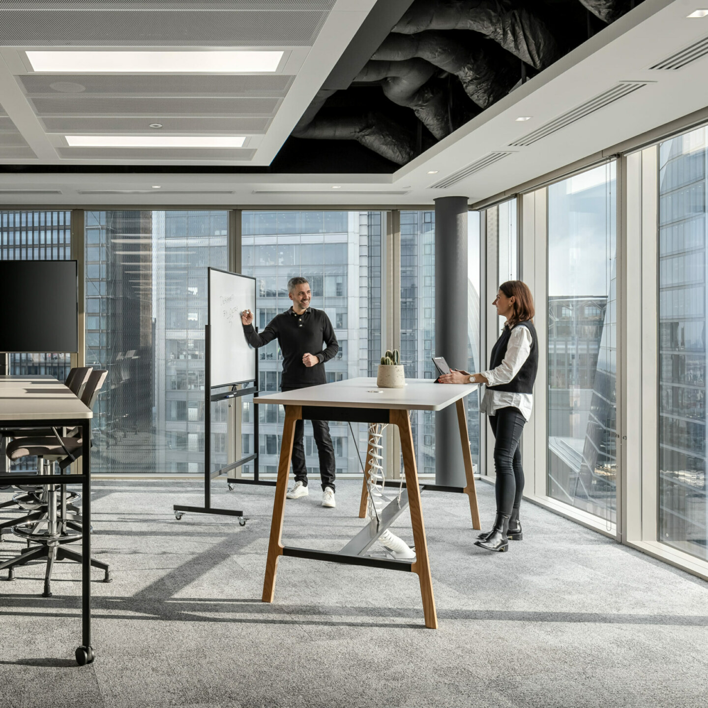 How Office Design Can Improve Employee Experience | Oktra