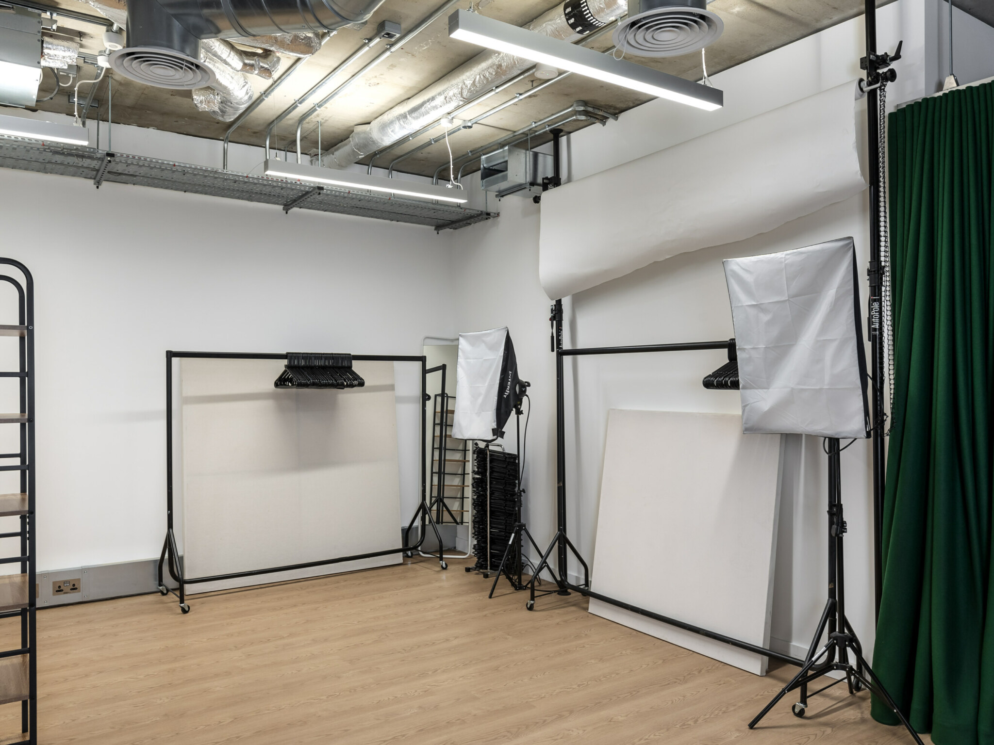 Production Studio Design for UNIT9 | Oktra Case Study