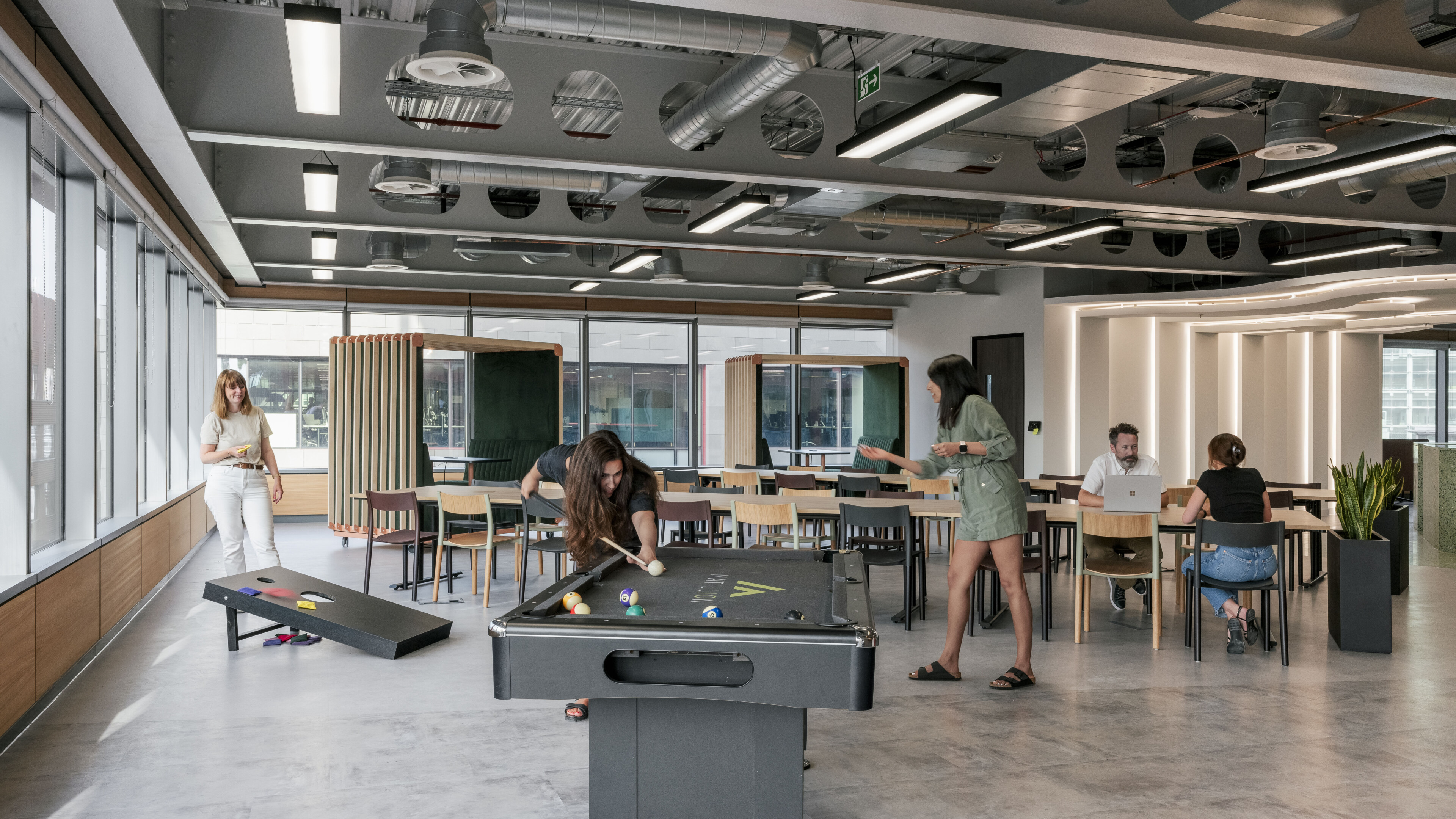 Breakout Spaces in Offices: 6 Designs for Modern Workplaces in 2025 | Oktra