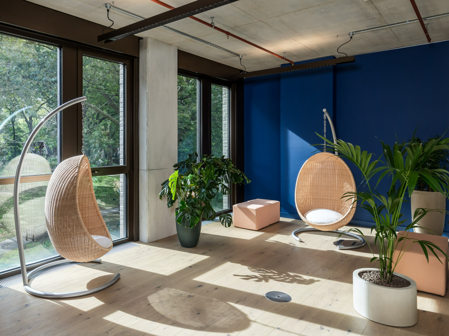 Why You Should Work in a Green Office | Oktra