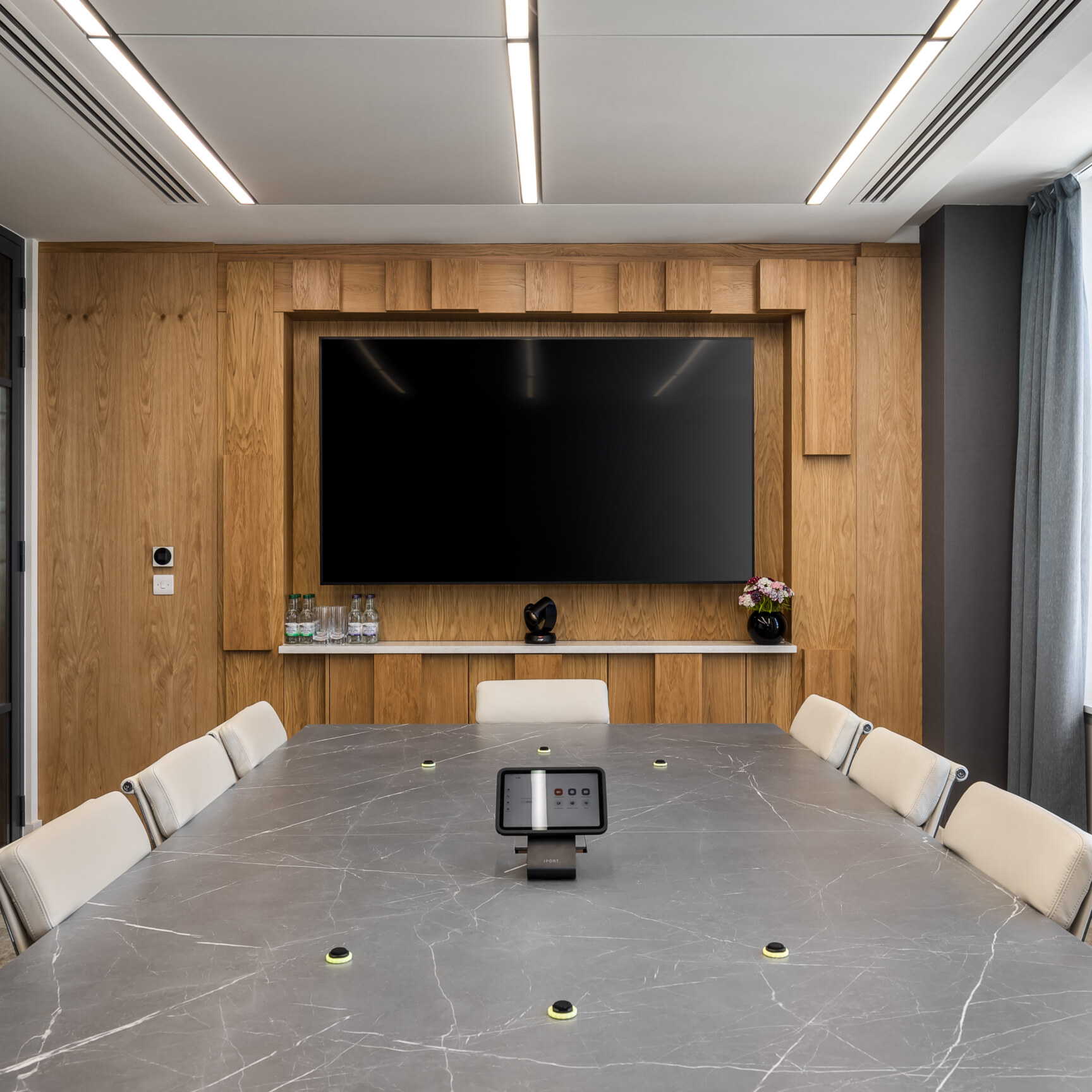 Luxury Office Design: How to Elevate Your Workspace | Oktra