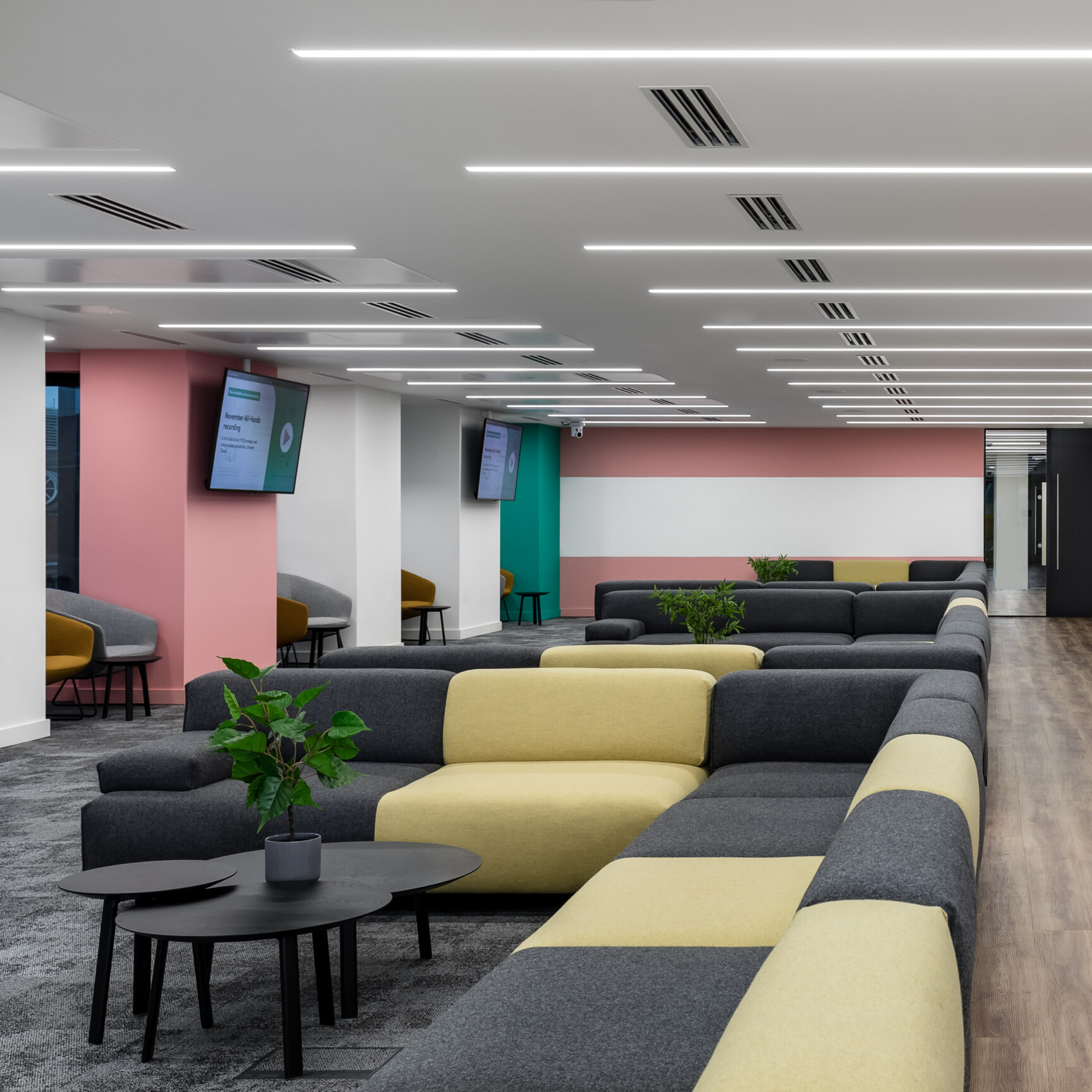 What is Agile Workspace Design? 3 Dynamic Office Examples