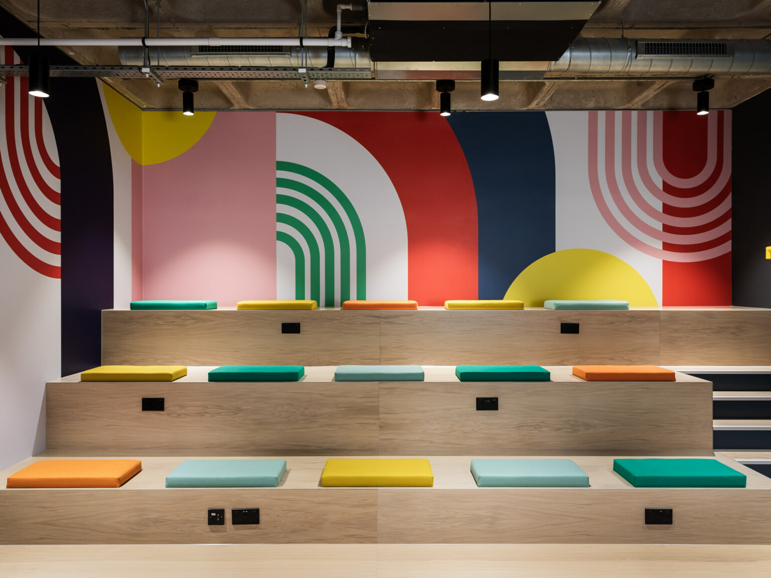 ‘Plug & Play’ Workspace for Boultbee Brooks Real Estate | Oktra