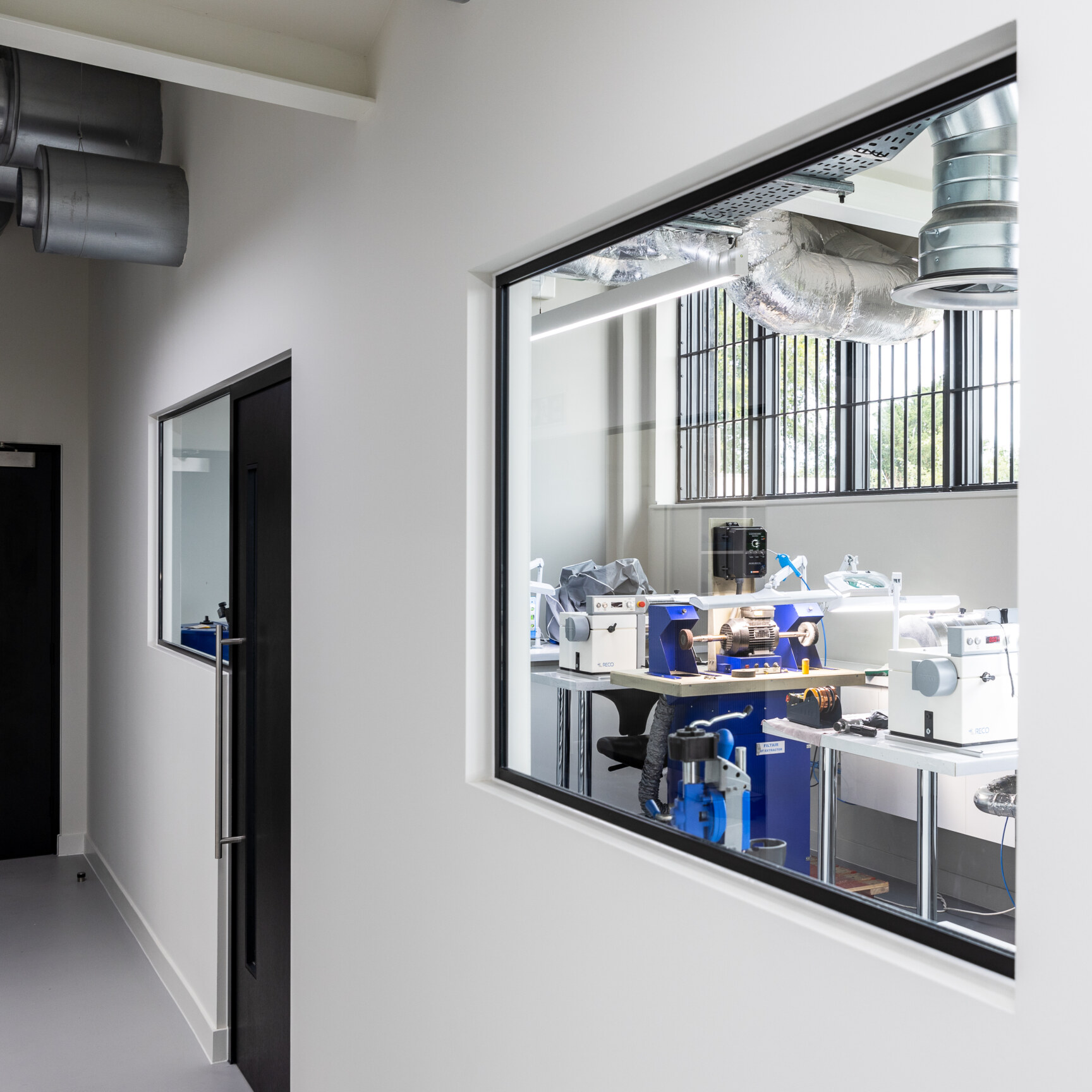 Laboratory Design Essentials: Creating Efficient and Safe Workspaces ...