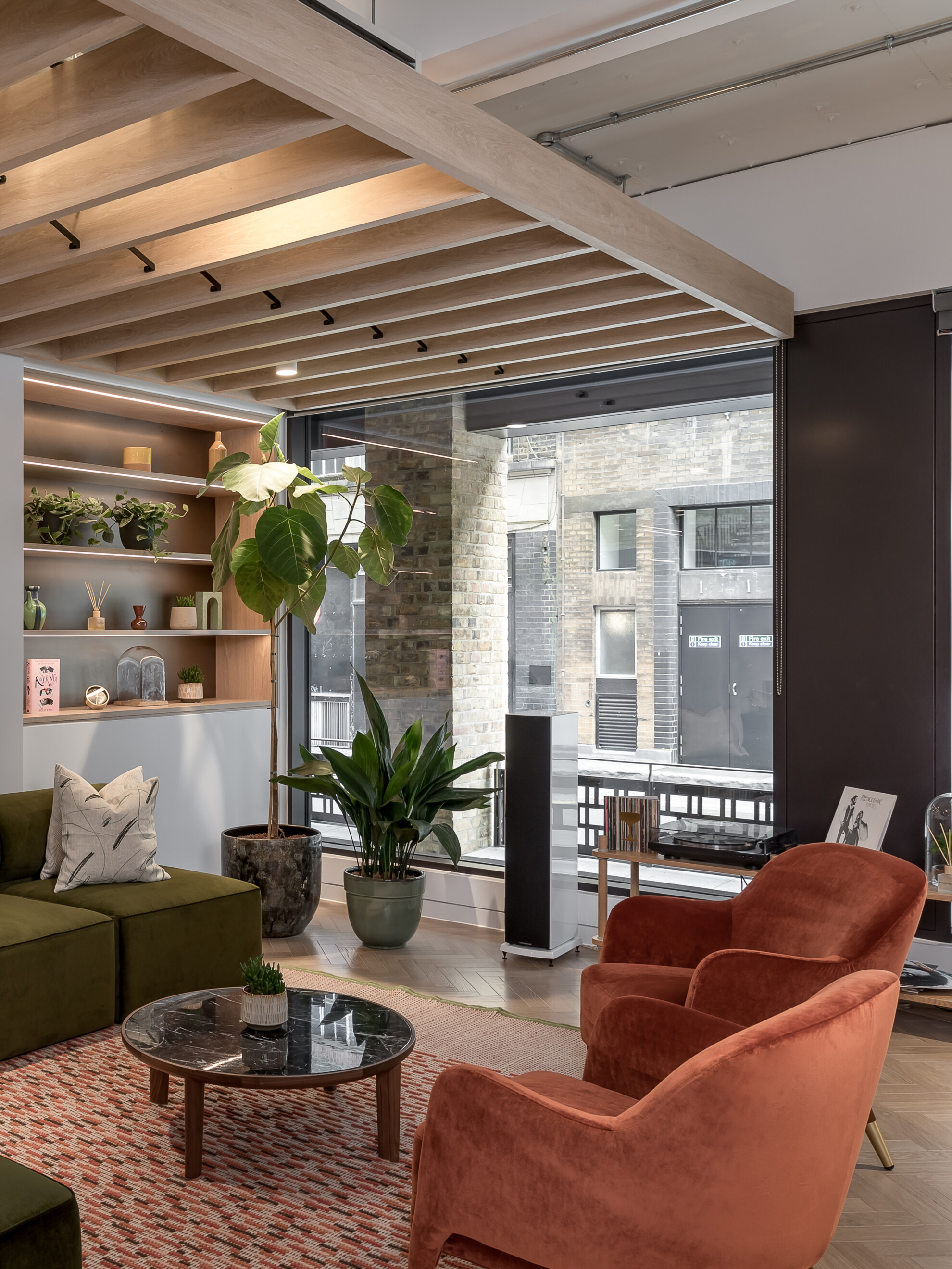 The Impact of Office Layout on Workplace Experience | Oktra