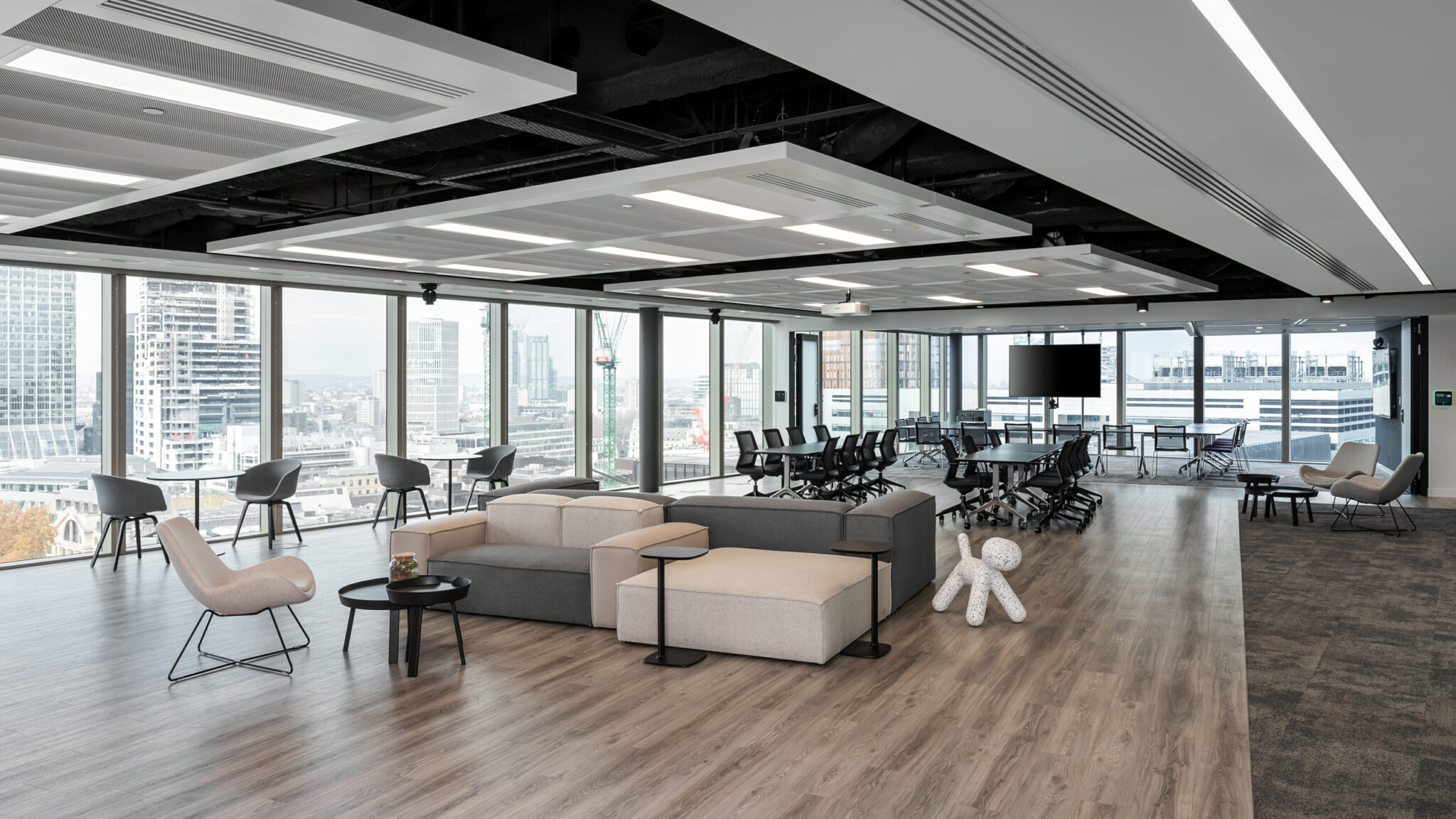 Breakout Spaces in Offices: 6 Designs for Modern Workplaces in 2026 | Oktra