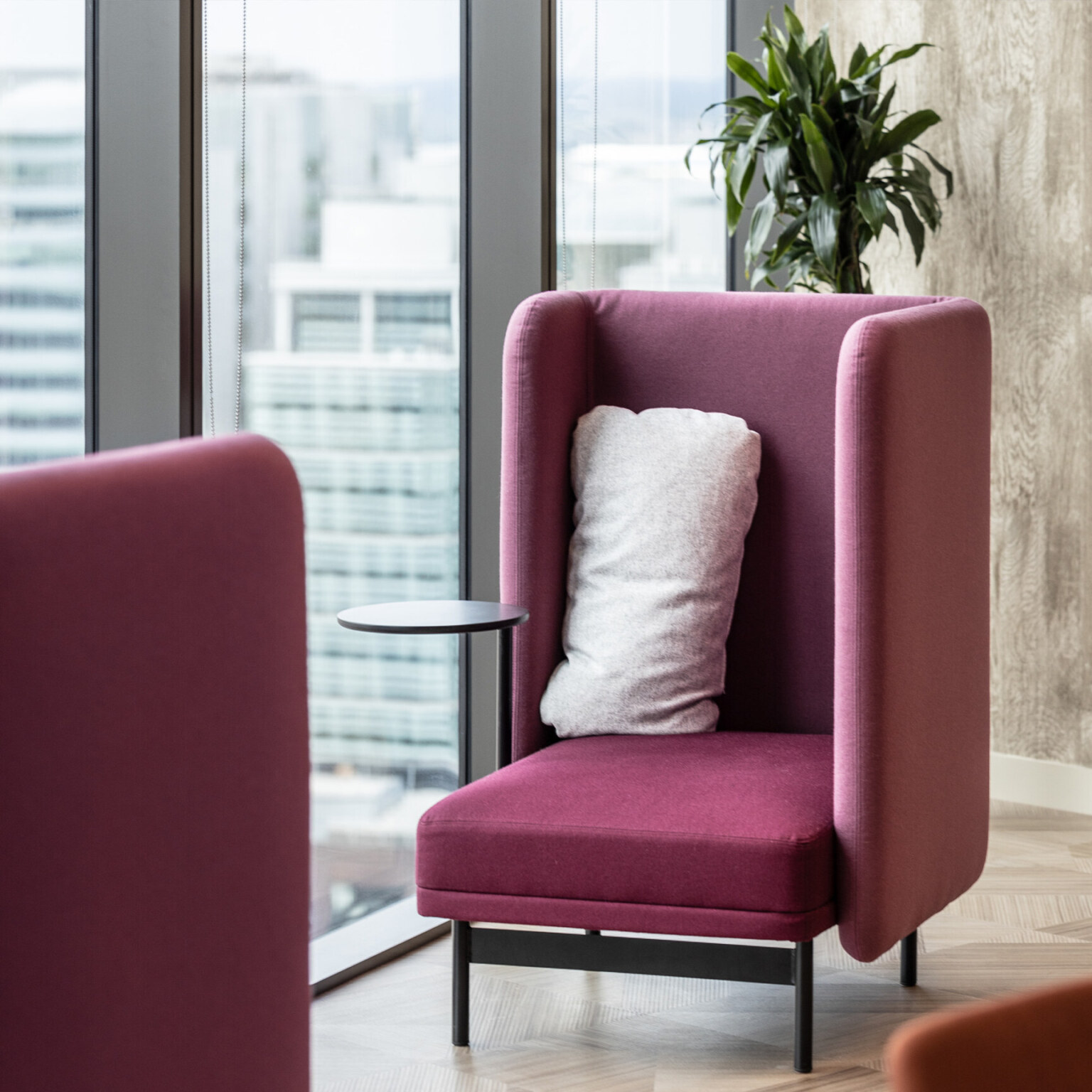 Breakout Spaces in Offices: 6 Designs for Modern Workplaces in 2025 | Oktra