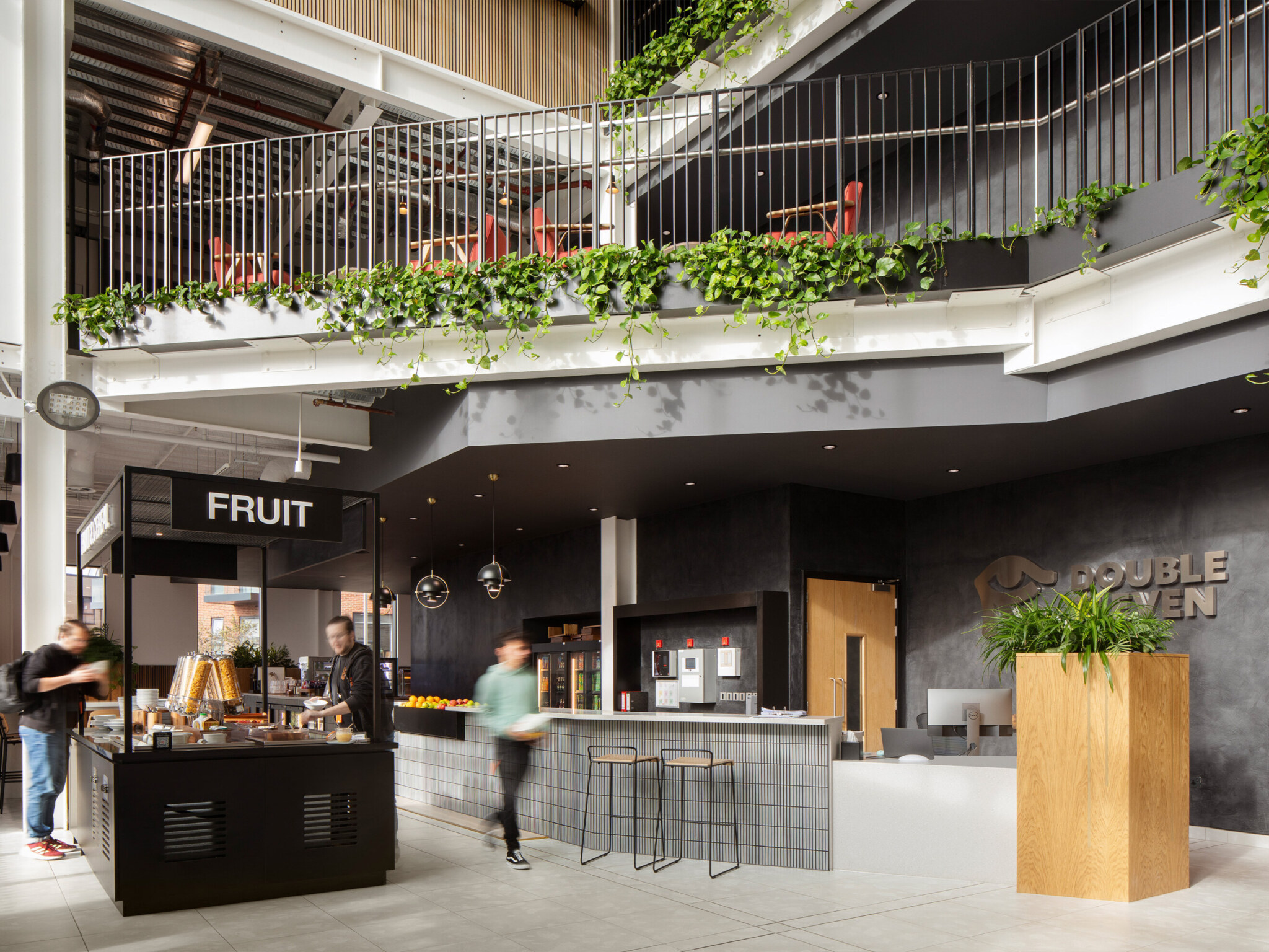 Breakout Spaces in Offices: 6 Designs for Modern Workplaces in 2026 | Oktra
