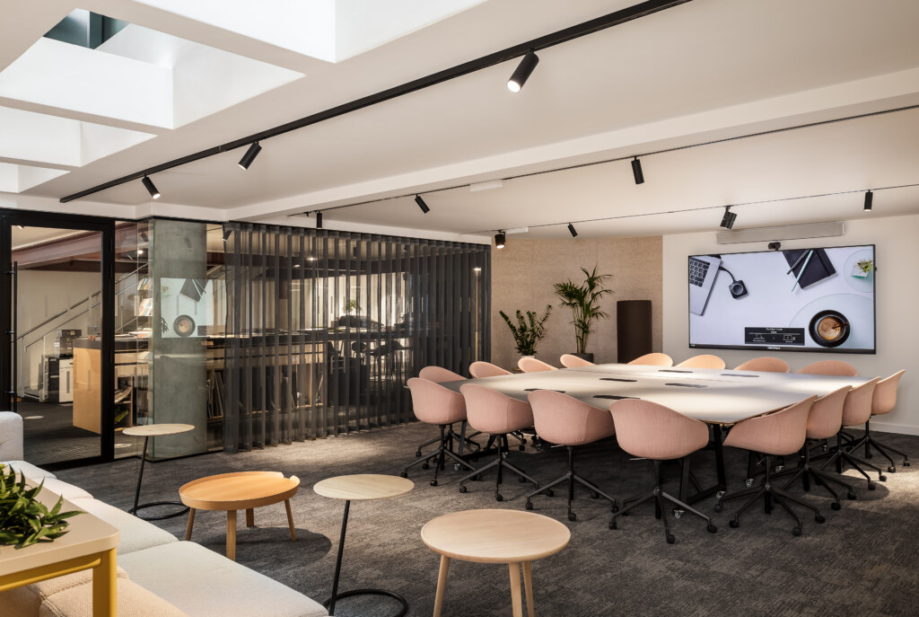 Modern Conference Room Design Ideas for Every Workplace | Oktra