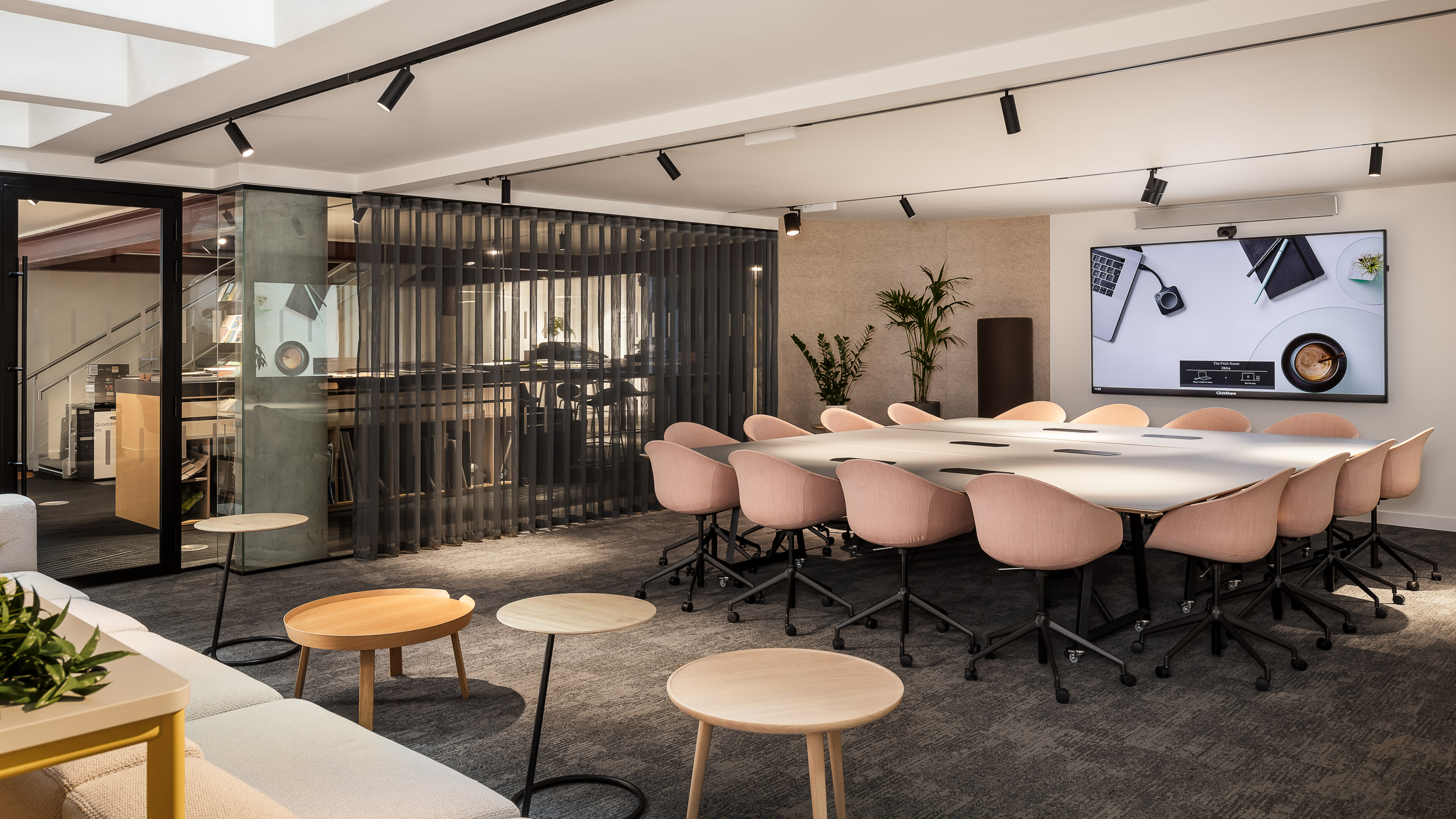 Office Design Insights & Trends | Oktra Articles