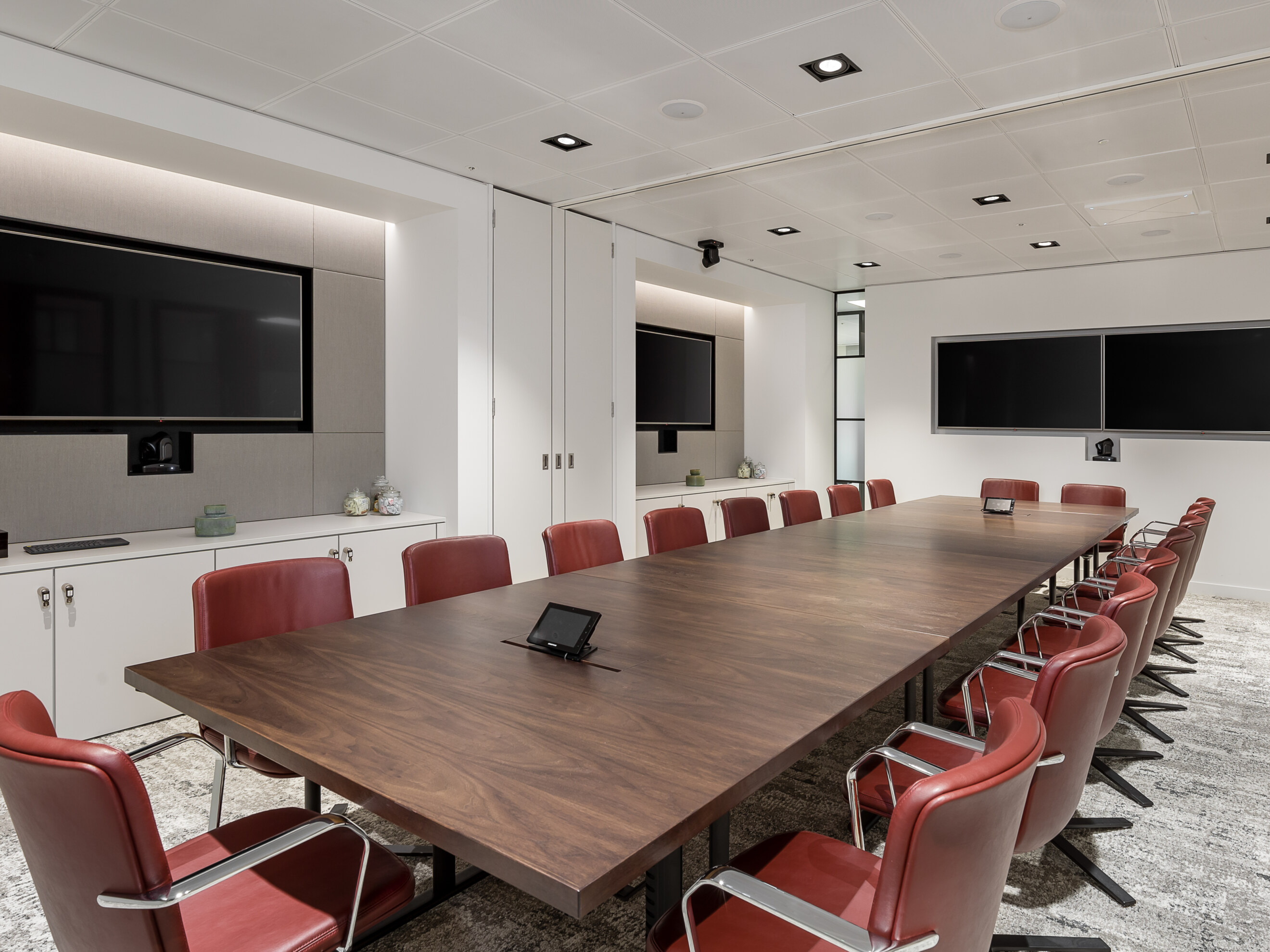 Modern Conference Room Design Ideas for Every Workplace | Oktra