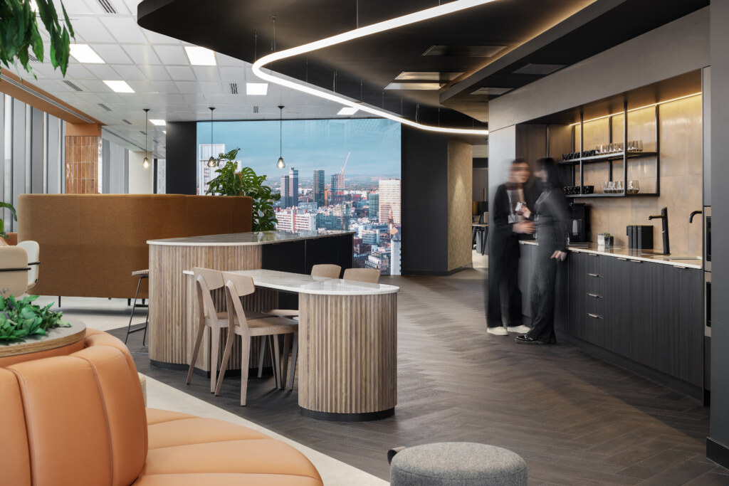 Manchester Office Design: Hybrid Hub with Skyline Views by Oktra