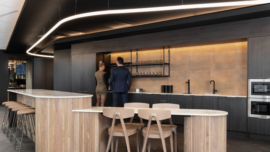 Manchester Office Design: Hybrid Hub with Skyline Views by Oktra